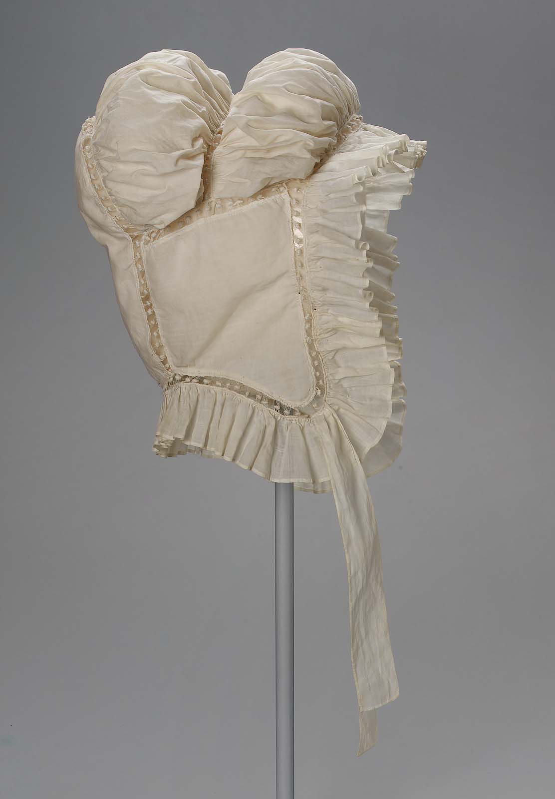 1800's Bonnets and Hats on Pinterest | Victorian Hats, Metropolitan ...