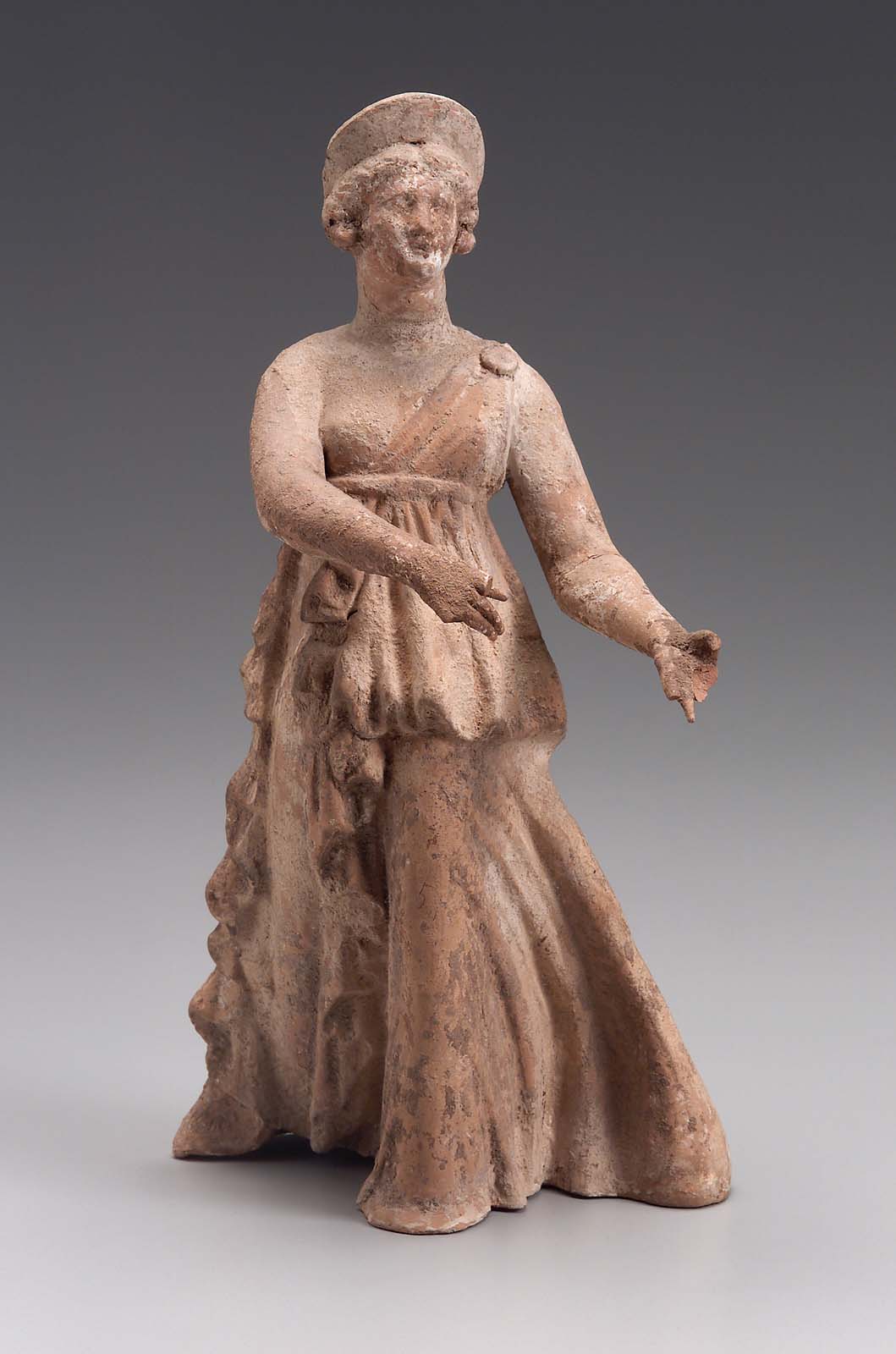 Woman in long chiton dancing | Museum of Fine Arts, Boston